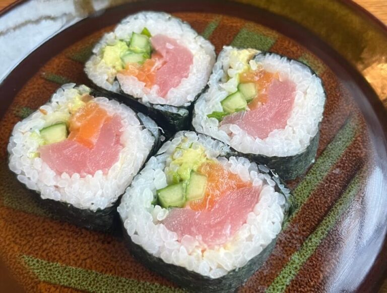 How to Make Hosomaki Sushi (thin roll) - Rice to Roll